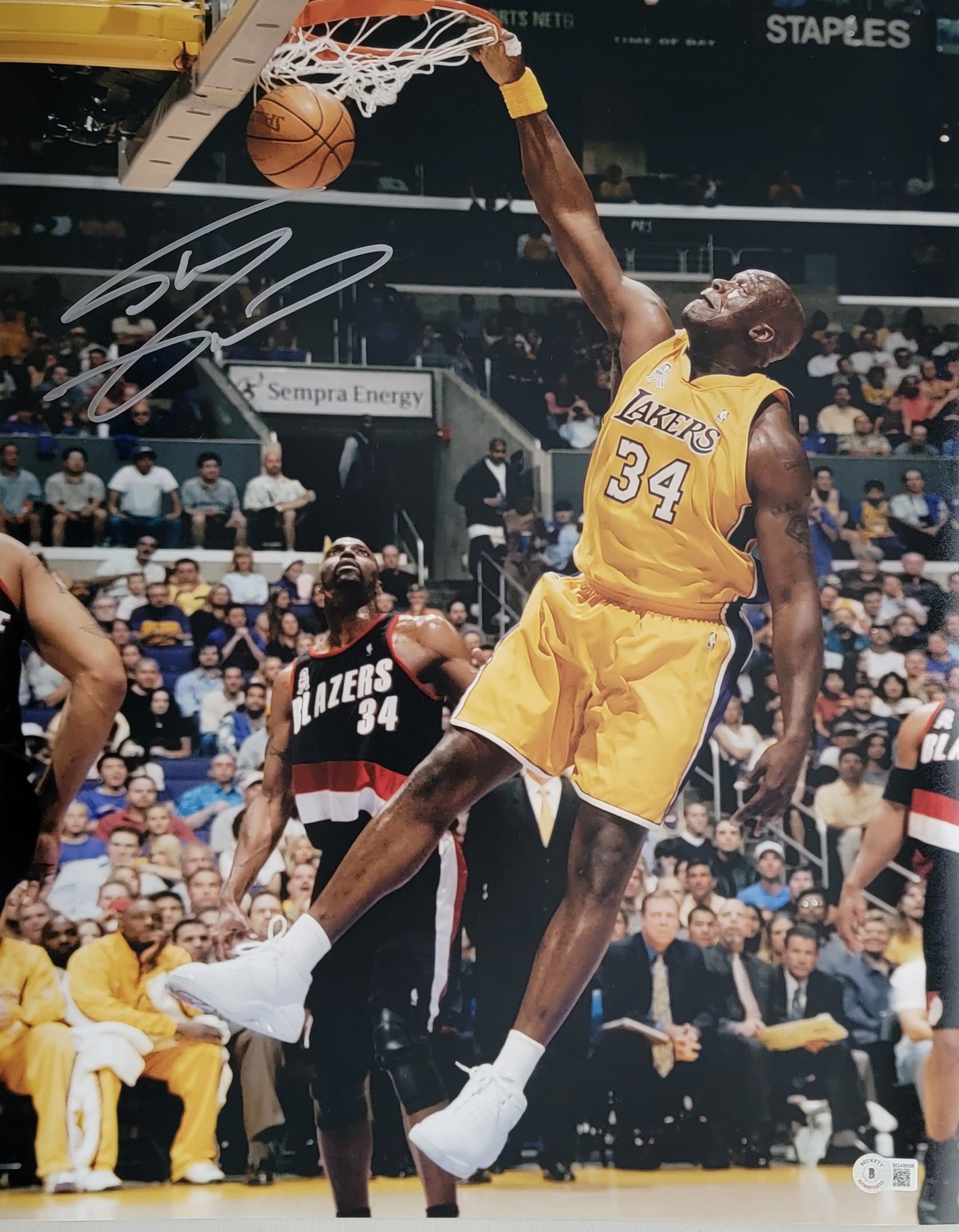 Shaquille O'Neal Autographed Los Angeles Lakers Dunk 16x20 Photo Becke ...